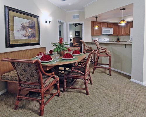 Polynesian Isles Phase 4, a Hilton Vacation Club Details : Hopaway ...