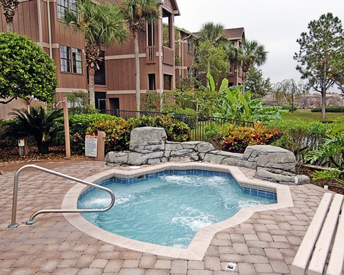 Polynesian Isles Phase 4, a Hilton Vacation Club Details : Hopaway ...